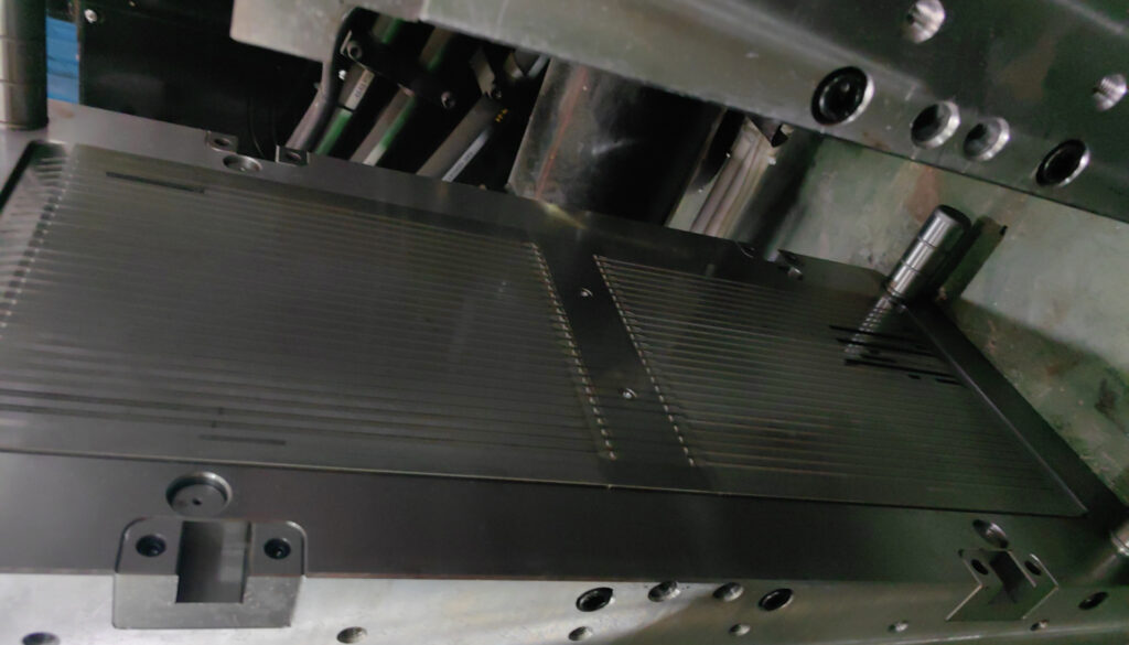 Hot Runner Injection Molding Systems - Niuli Electric